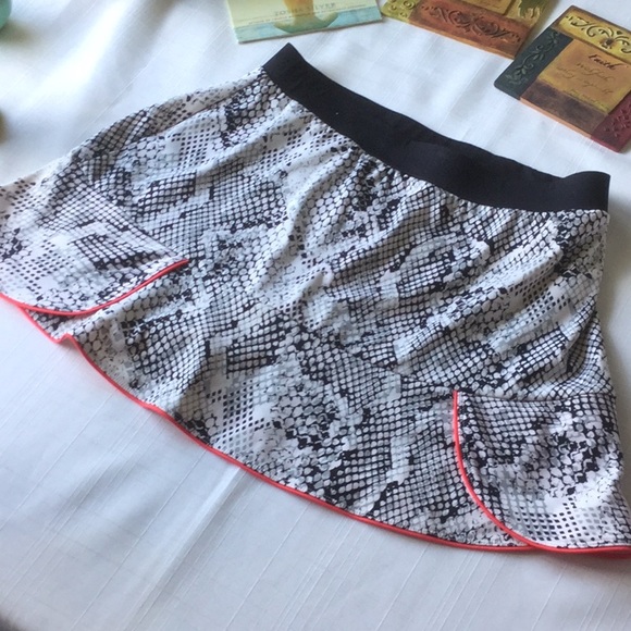 Tail | Skirts | Tail Golf Activewear Spf 5 Print Boa Print Nwot | Poshmark